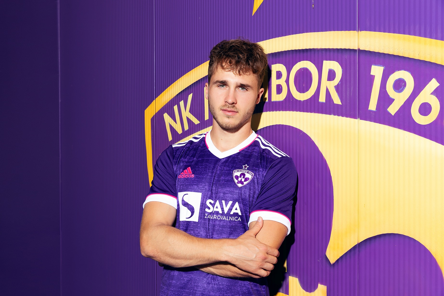 NK Maribor: Nova sezona in novi, prenovljeni dresi - VideoSvet.si